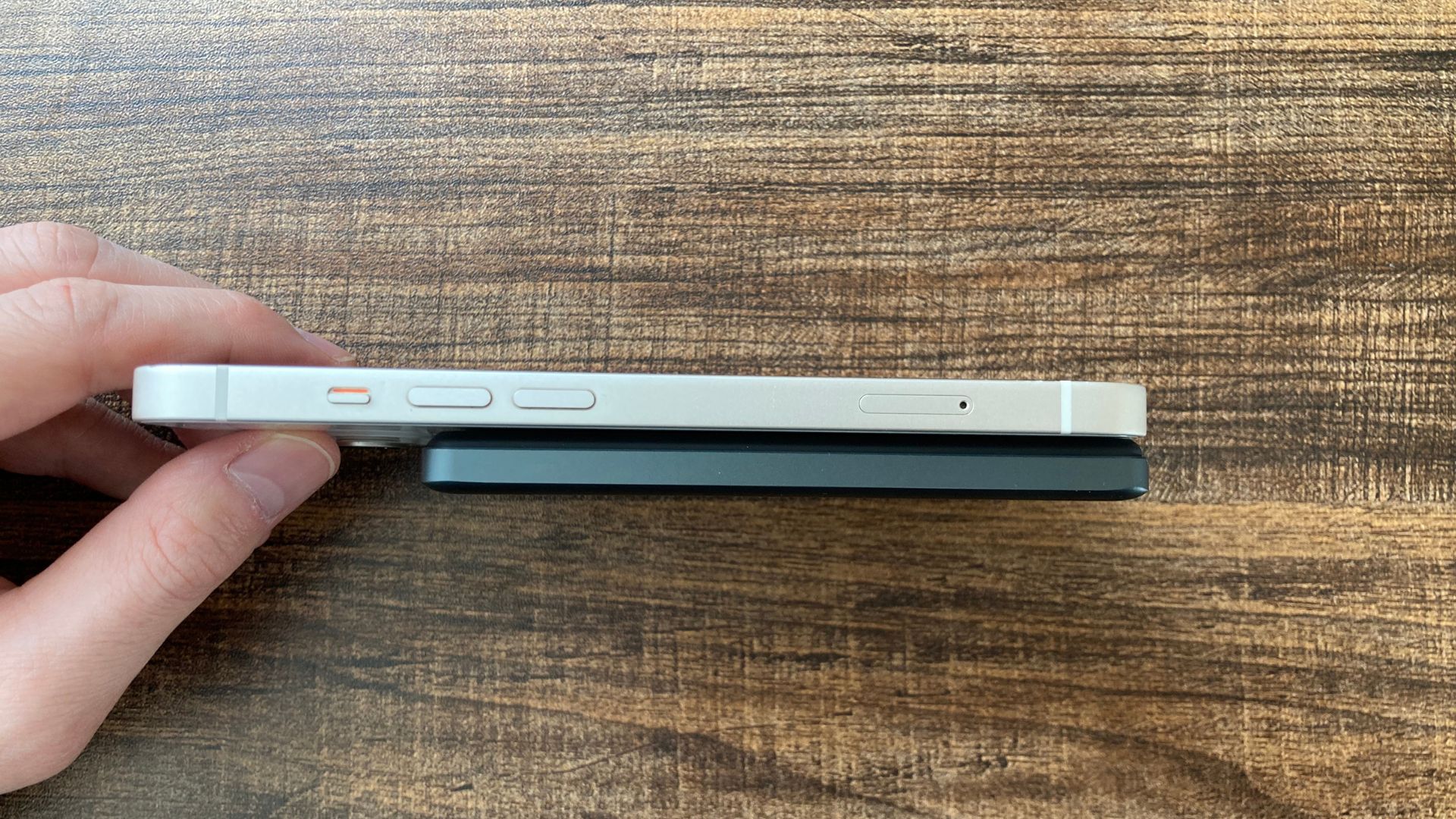 【実機レビュー】MATECH MagOn 5000｜世界最薄のMagSafe対応モバイルバッテリー！ | ほりガジェ